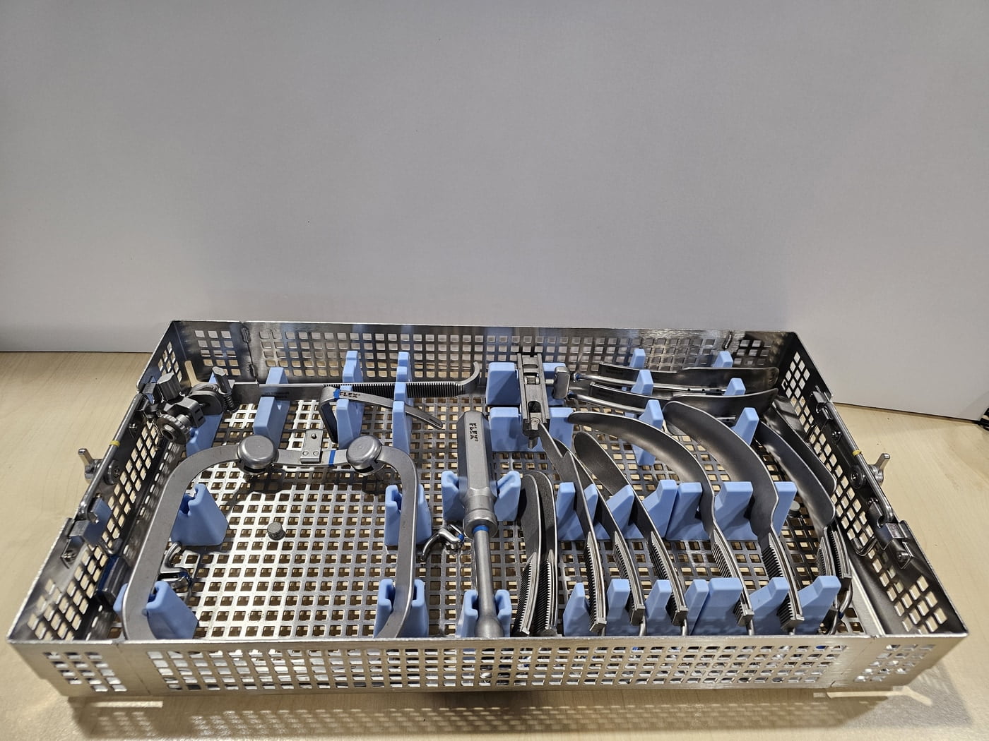 Medrobotics FLEX Retractor